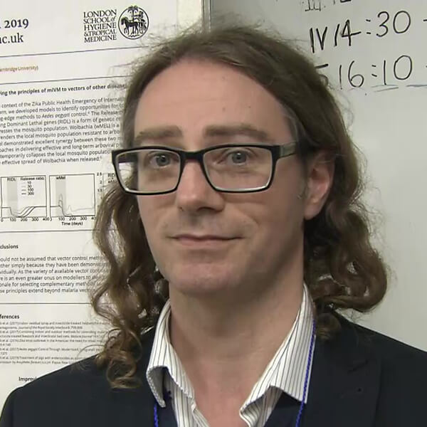 ピーター・ピオット 教授 – 長崎大学卓越大学院プログラム